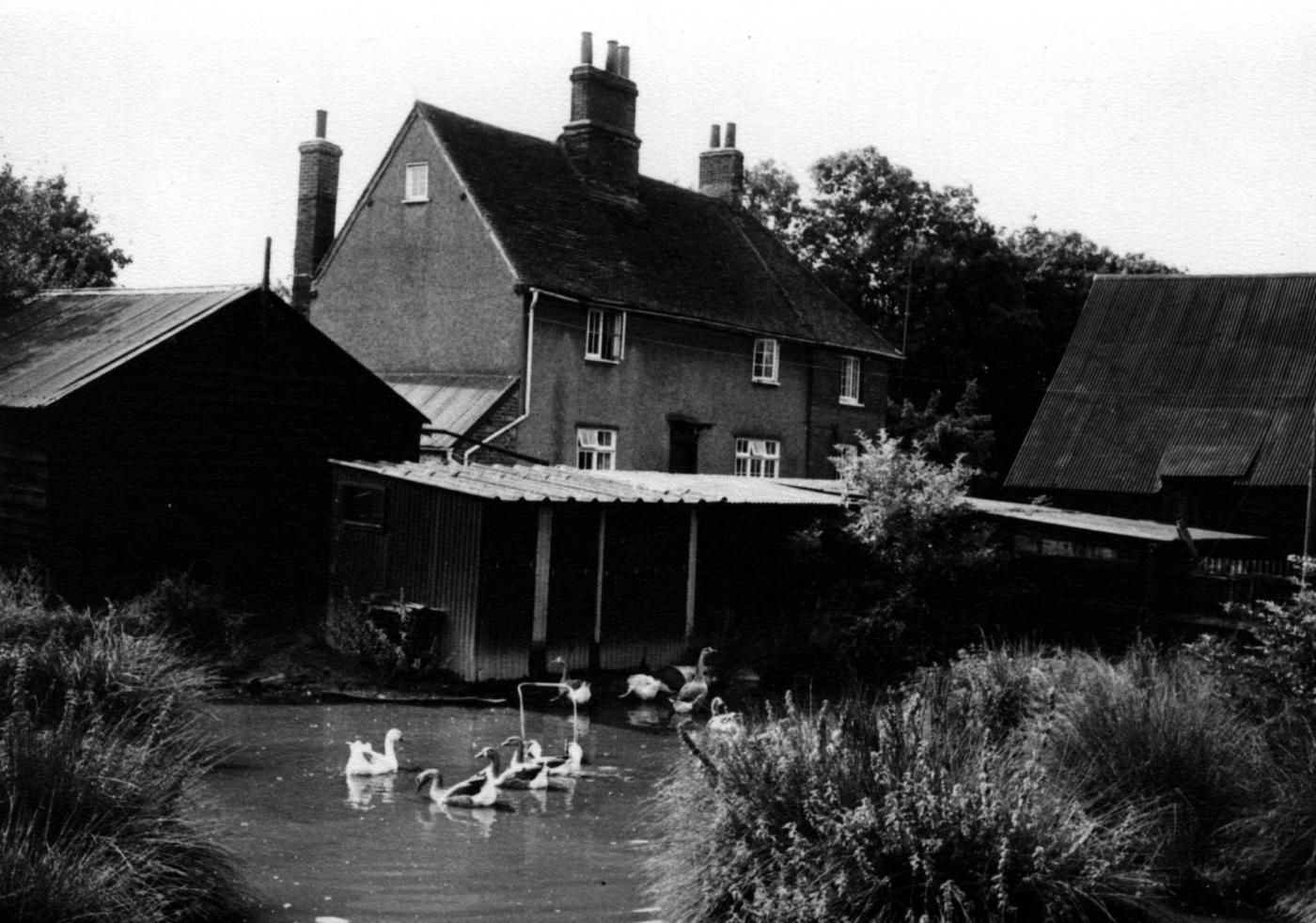 Zoe Burton talking about fieldwork - Pirton Local History Group